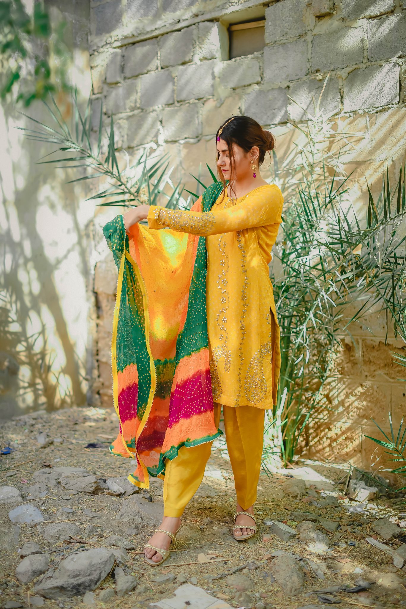 SOLID YELLOW KAMDANI WORK KURTA SHAWLAR SET CHUNRI DUPATTA – Saad Ibrahim